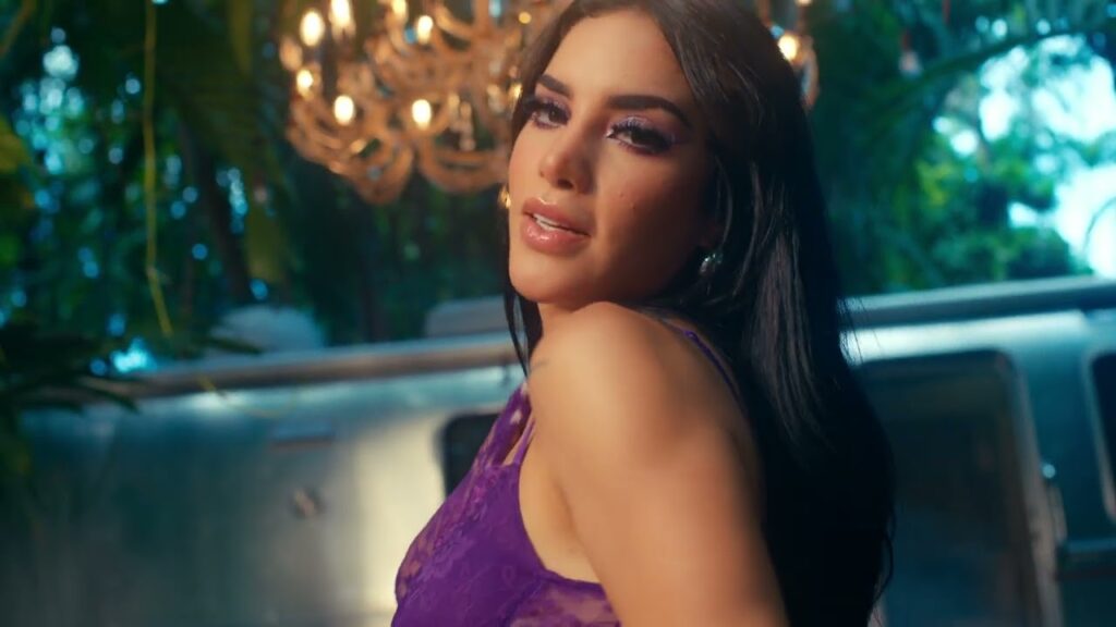 Kim Loaiza Ft. De La Ghetto, Darell, Kevvo, Mambo Kingz y DJ Luian – Apretón (Video Oficial ...