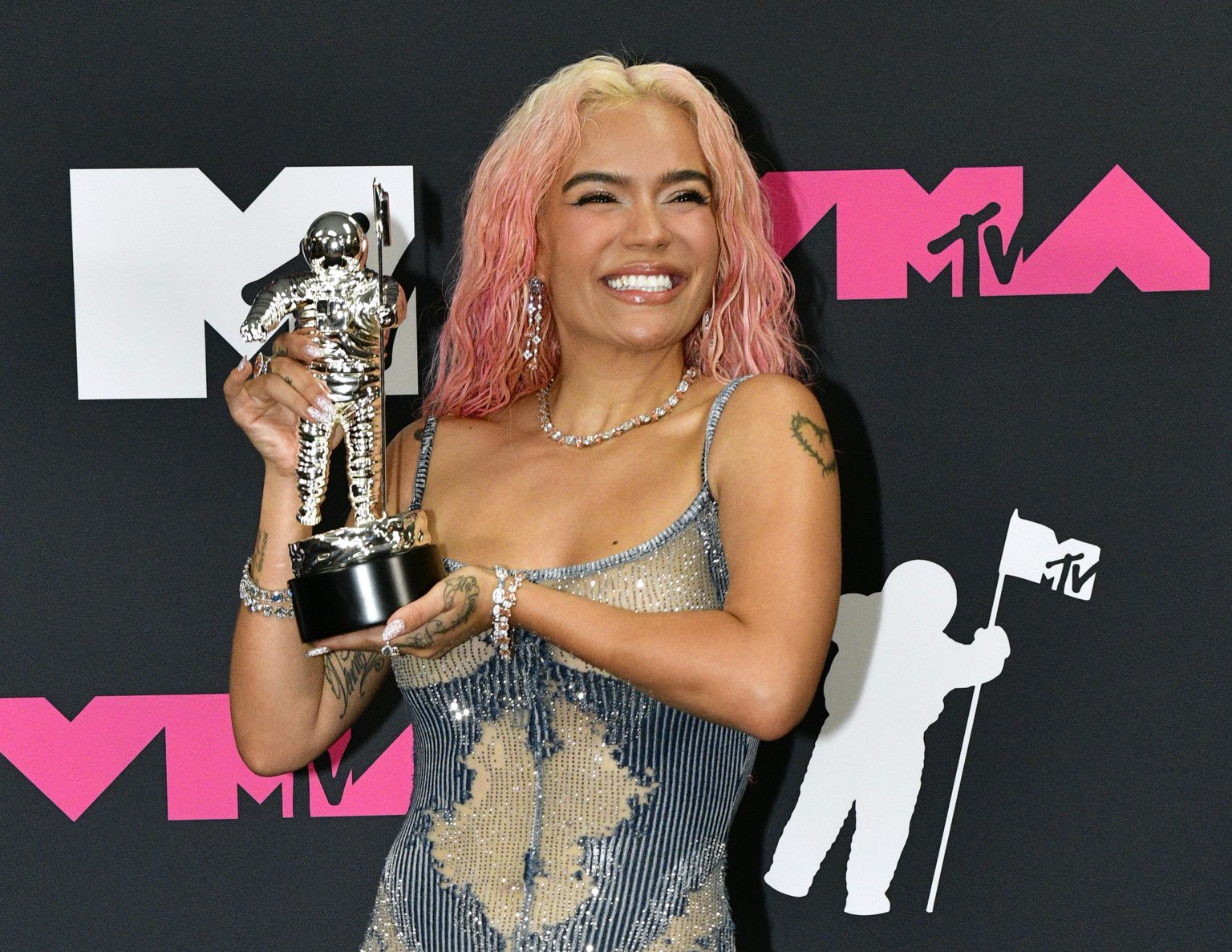 Karol G cautiva al mundo con su actuación en los MTV Video Music Awards – ElGenero Official Lo ...